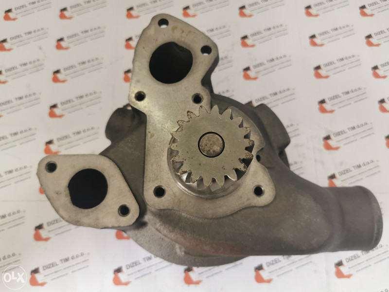 Vodena pumpa PERKINS U5MW0157 JCB 332/H0893 - Rezervni dijelovi - OLX.ba