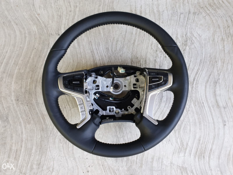 MF kozni volan Mitsubishi Outlander PHEV 2015-2020 god - Volani - OLX.ba