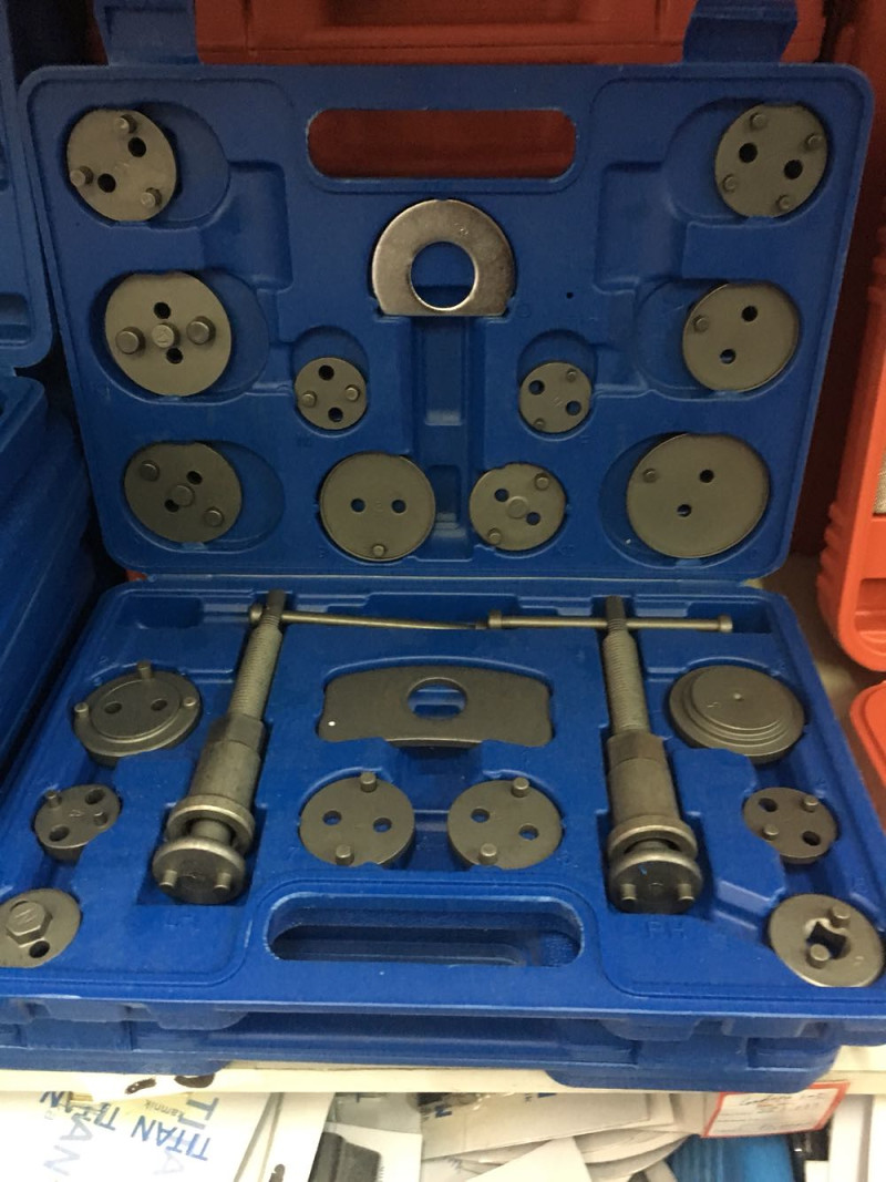 Set alata za kočioni sistem kočnice pakne - Alat i pribor za automobile ...