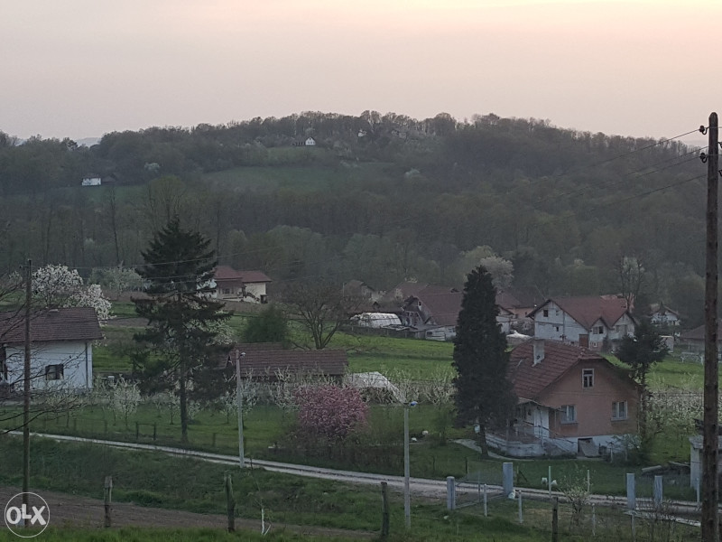 Kuca Vikendica sa vocnjakom, na 2500m2, Kiseljak Tuzla - Vikendice - OLX.ba