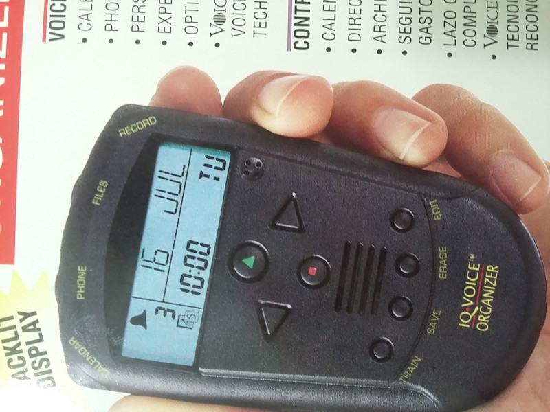 IQ-VOICE Organizer snimac zvuka 512KB/15 min - Diktafoni/Snimači - OLX.ba