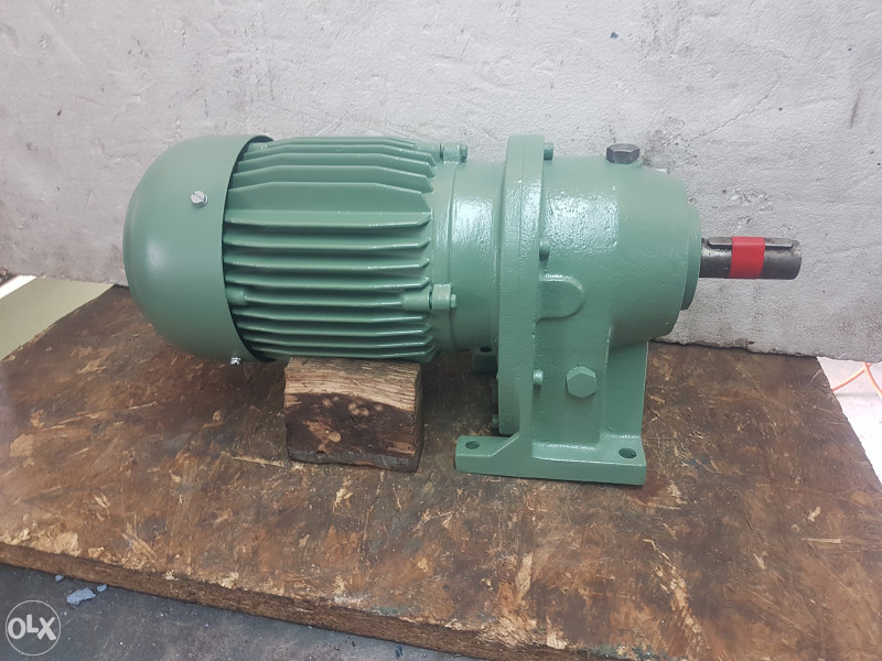 Elektro motor reduktor 0.55 kw 45 obrtaja - Elektromotori i agregati ...