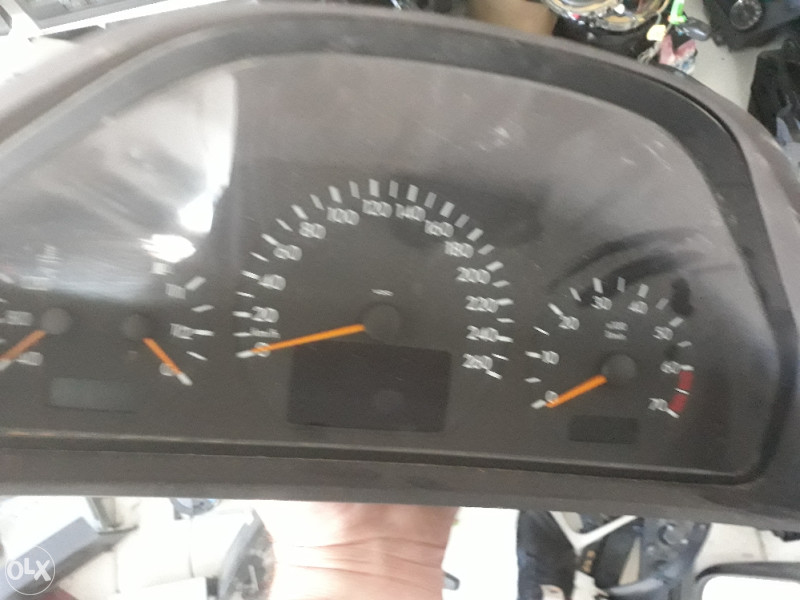 Mercedes w210 okonja e klasa kilometar sat (dijelovi) - Kilometar ...