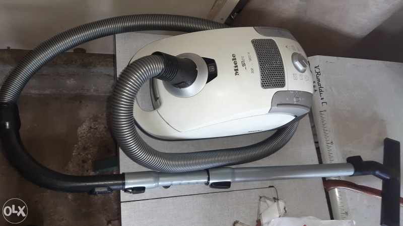 Usisivac MIELE S4120 Made in Germany - Usisivači - OLX.ba
