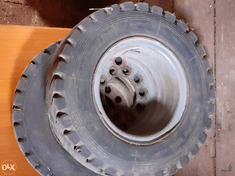 Gume za viljuskar, traktorsku prikolicu, prikolicu - Gume i felge za traktore - OLX.ba