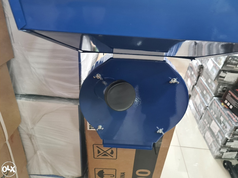 MLIN CEKICAR ROXON 3.8KW ZA ZITO JABUKE SECER - Mlinovi, Krunjači i ...