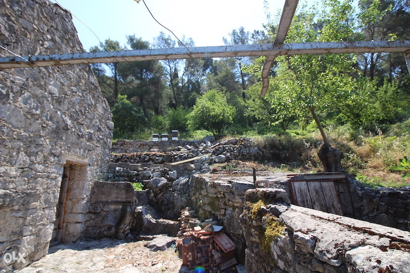 TREBINJE - ALEKSINA MEĐA: KUĆA SA VELIKIM IMANJEM - Kuće - OLX.ba