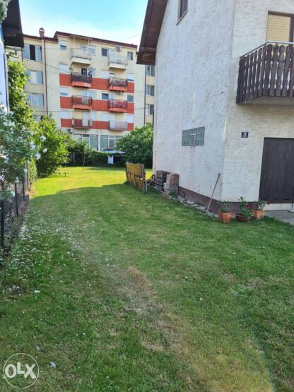 KUCA U CENTRU LAKTASA - Kuće - OLX.ba