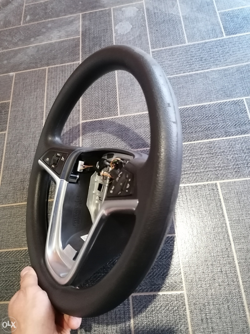 Volan Opel Astra J sa komandama - auto dijelovi - Volani - OLX.ba