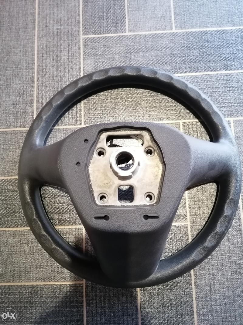 Volan Opel Astra J sa komandama - auto dijelovi - Volani - OLX.ba