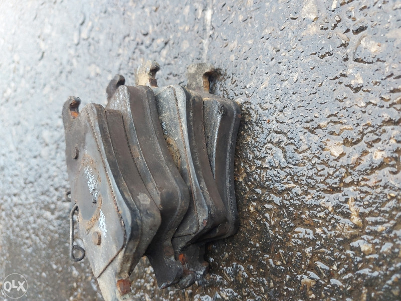 Zadnje disk plocice Ford Focus 2006 - Diskovi/Pločice - OLX.ba