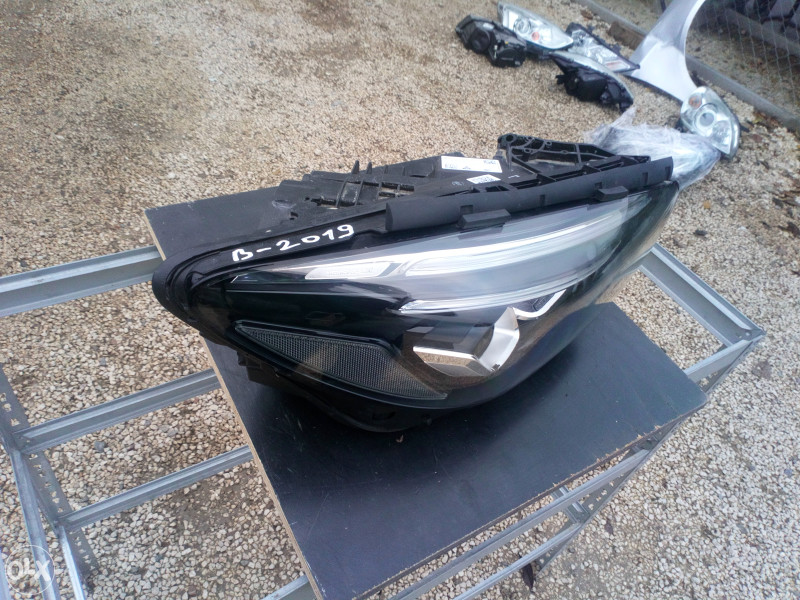 Far led desni mercedes B A2479062603 - Farovi i Štopke - OLX.ba