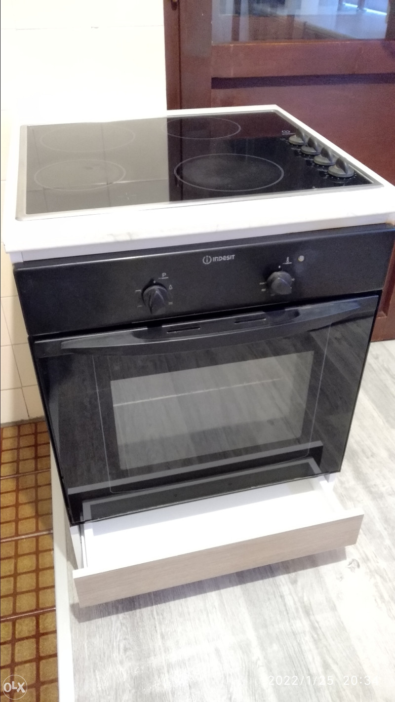 Elektricni sporet ugradbeni indesit + kuhinjski element - Ugradbene ...