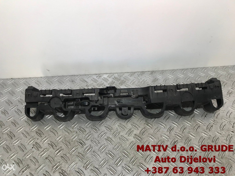 Nosač branika ZADNJI SREDNJI Renault Clio 4 850424459R - Nosači/Grede ...