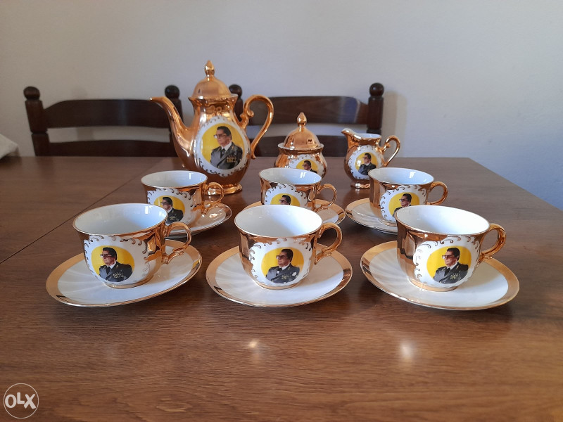 Soljice antikvitet pozlacene Tito - Keramika porculan i staklo - OLX.ba