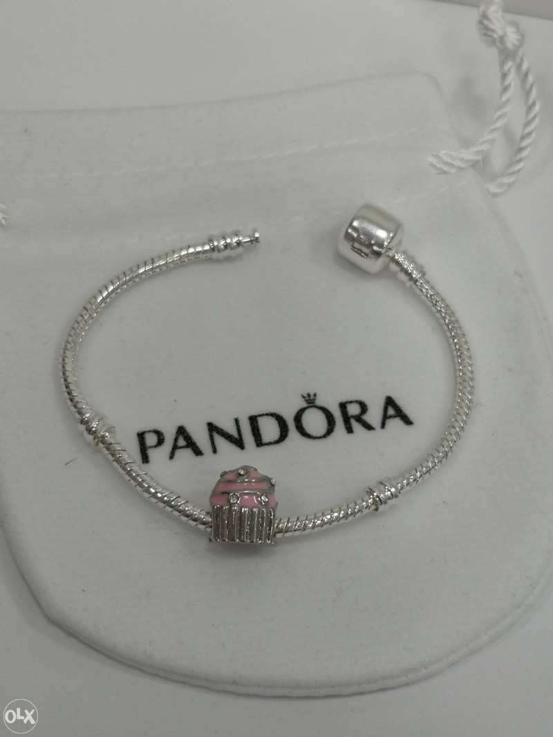 PANDORA narukvica s925 i gratis privjesak AKCIJA - Narukvice - OLX.ba