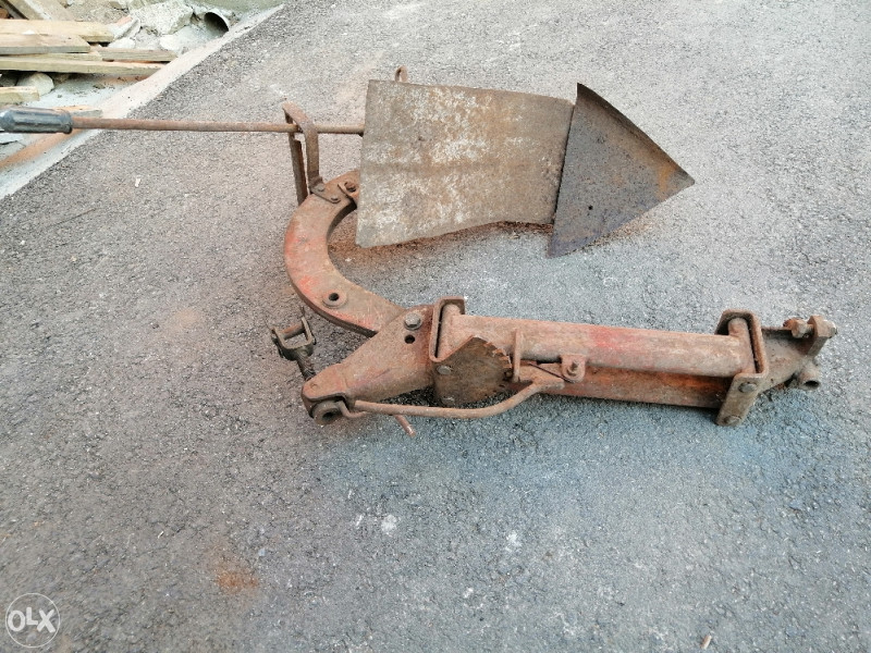 Plug za traktor - Plugovi - OLX.ba
