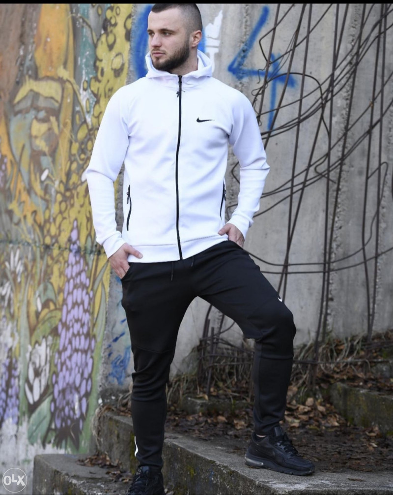 Nike Muške Trenerke Kompleti Najnoviji modeli 2022 - Sportska odjeća za ...