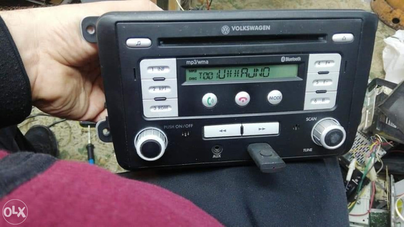 Originalni auto radio za VW Vozila - CD/DVD/MC/Radio player - OLX.ba