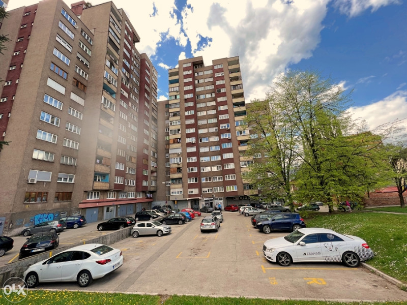 Renoviran dvosoban stan Kineski zid, Zenica - Nekretnine - Stanovi ...