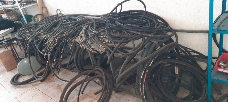 PRESA ZA HIDRAULIČNA CRIJEVA SA CRIJEVIMA I HOLENDERIMA - Prese - OLX.ba