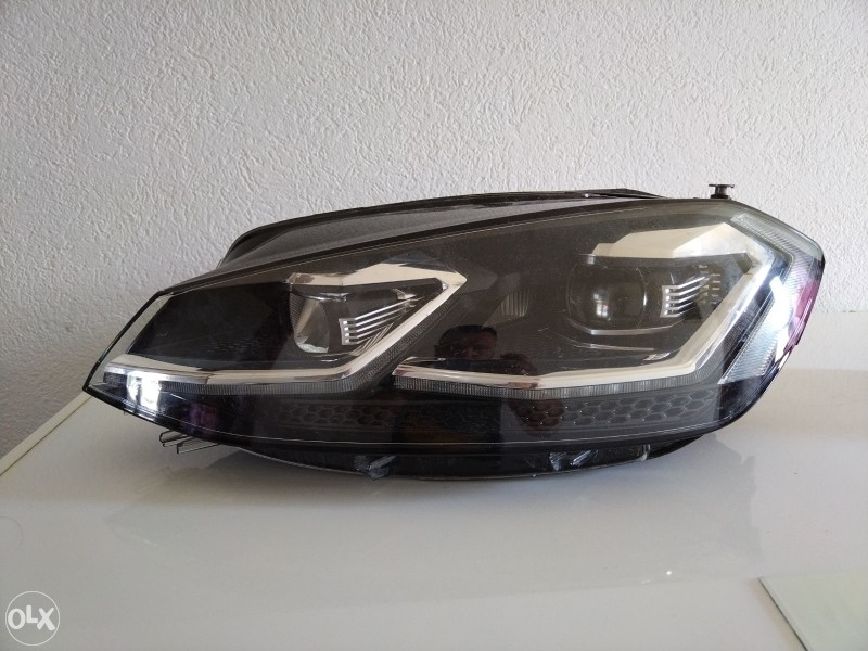 Far golf 7 r 5g1941059 - Farovi i Štopke - OLX.ba