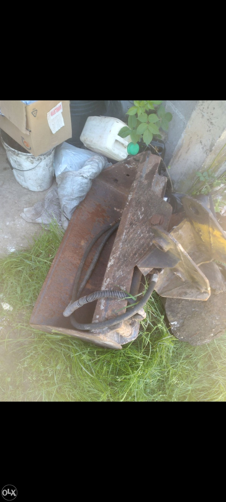 Mini bager 2,2t - Bageri - OLX.ba