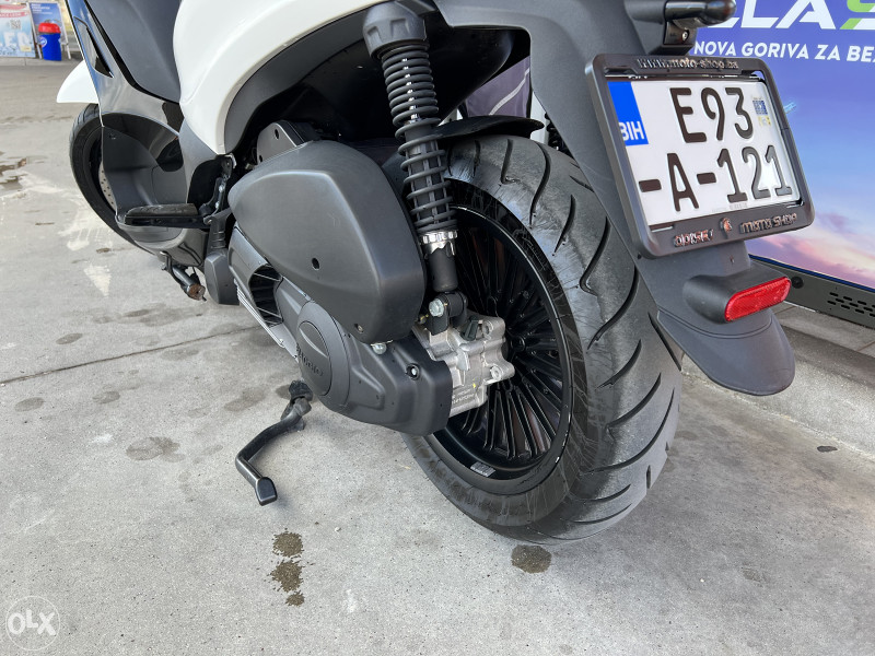 BEVERLY 300 2016 FULL LED *TEK REG*NOVE GUME* - Motocikli - OLX.ba