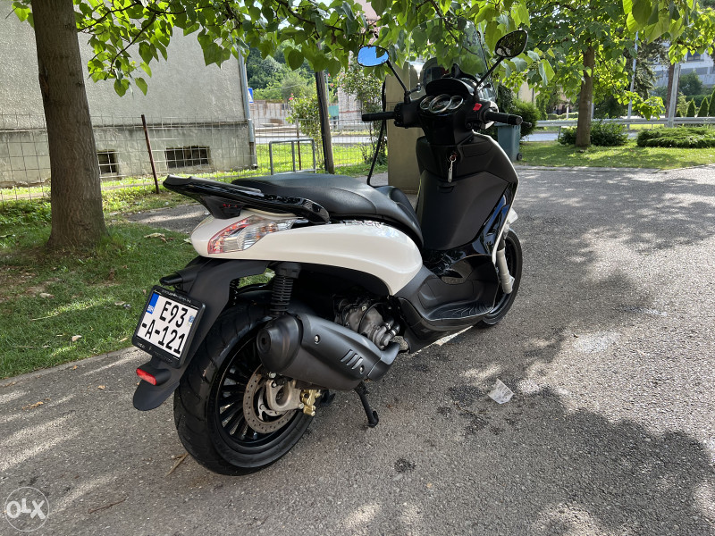 BEVERLY 300 2016 FULL LED *TEK REG*NOVE GUME* - Motocikli - OLX.ba