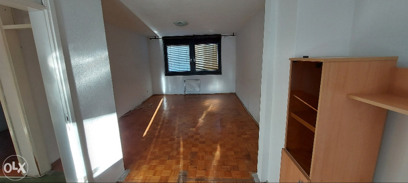 Trosoban stan Dobrinja 4 - Stanovi - OLX.ba