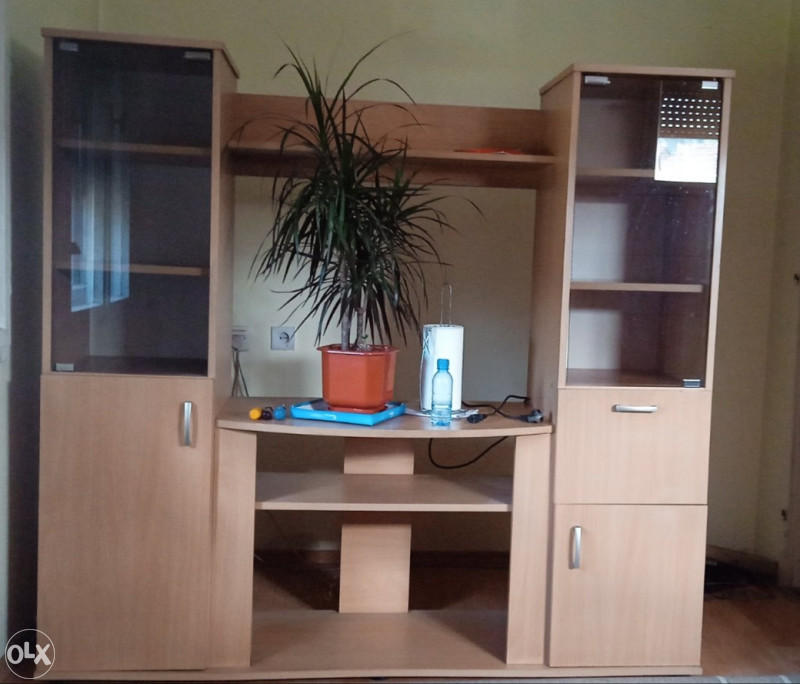 Vitrina boja bukve - Vitrine - OLX.ba