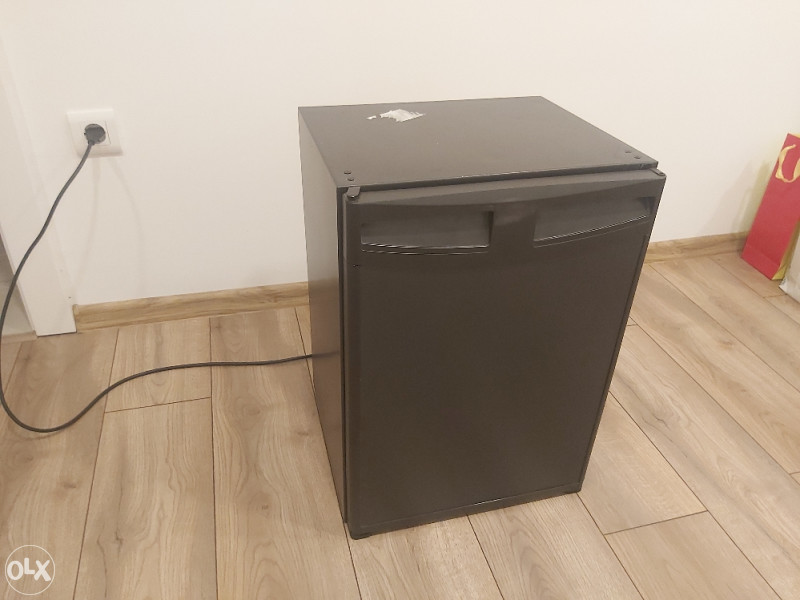 MINI BAR FRIZIDER DOMETIC - Frižideri i Zamrzivači - OLX.ba