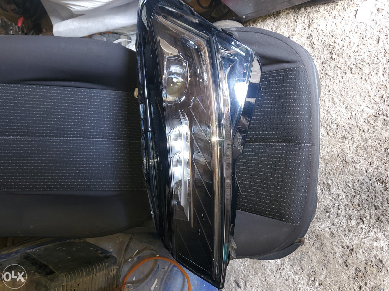 Far skoda superb 3v matrix - Farovi i Štopke - OLX.ba