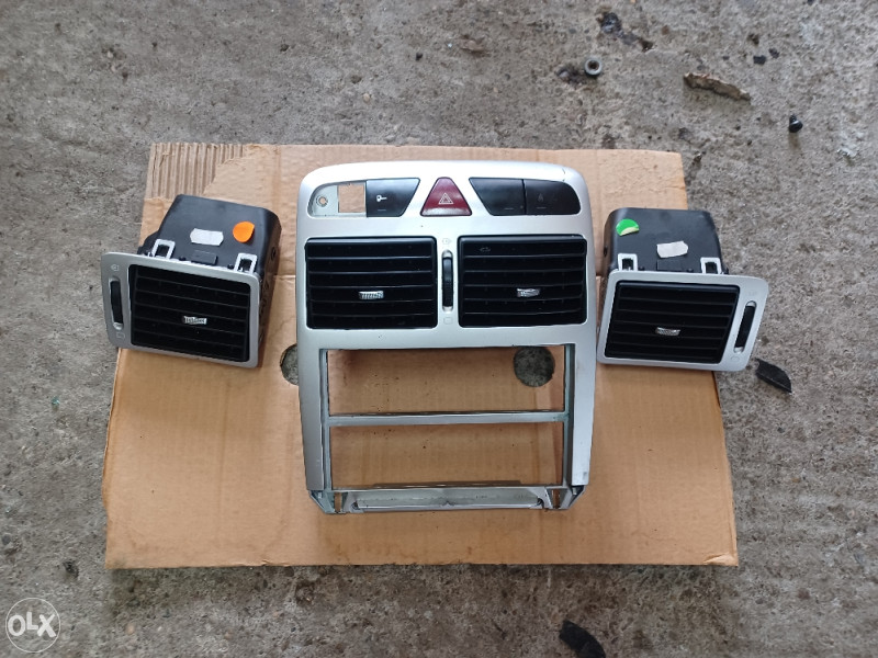 RESETKA VENTILACIJE PEUGEOT 307 - Motorići i klapne grijanja - OLX.ba