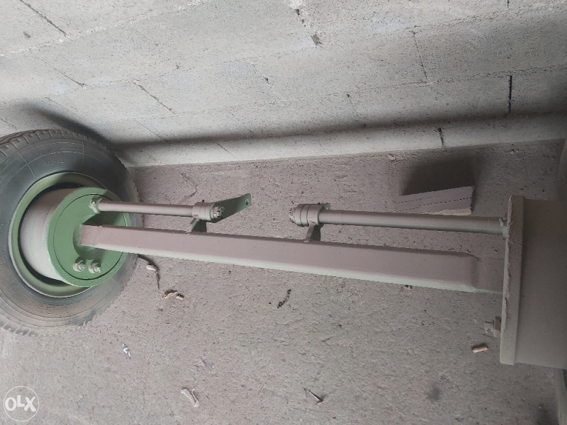 Osovina za traktorsku prikolicu - Gume i felge za traktore - OLX.ba