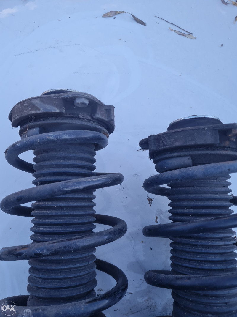 Prednje opruge i amortizeri Audi A3 8P TDI - Amortizeri i opruge - OLX.ba