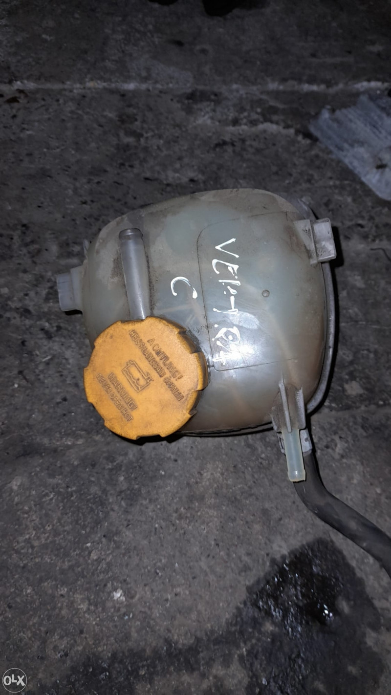 Boca vode opel vectra c - Posude tečnosti za automobile - OLX.ba