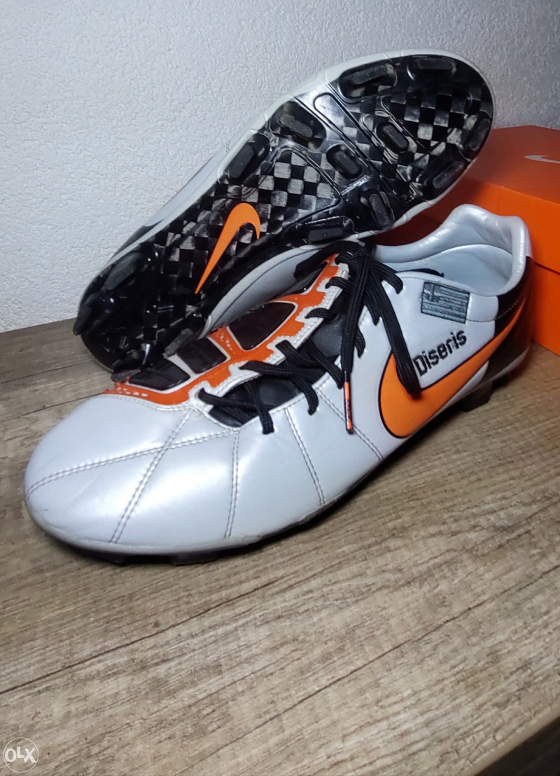 NIKE KOPACKE A KLASA TOTAL 90 CARBON III 44 28CM rijtk - Kopačke - OLX.ba