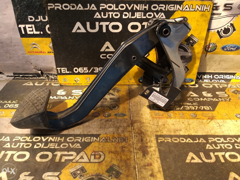 PAPUCICA KOCNICE MERCEDES C KLASA W204 A2042902001 - Vozila - Papučice ...