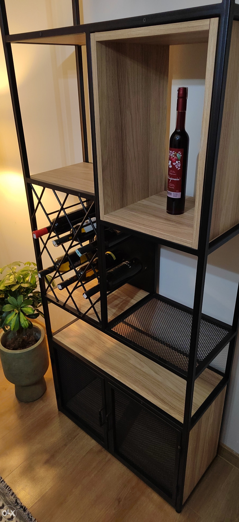 Komode police - Komode - OLX.ba