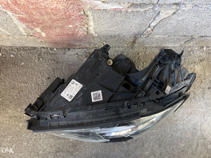 FAR LIJEVI LED MERCEDES W213 A2139062706 - Farovi i Štopke - OLX.ba