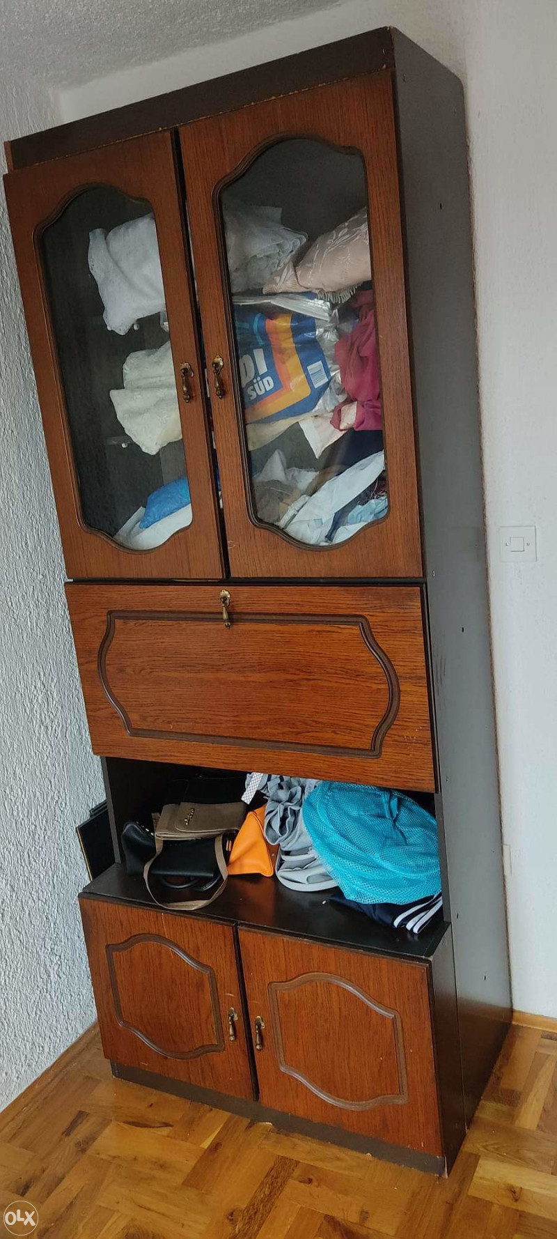 Poklanjam sećiju i ormar - Poklanjam (darujem) - OLX.ba