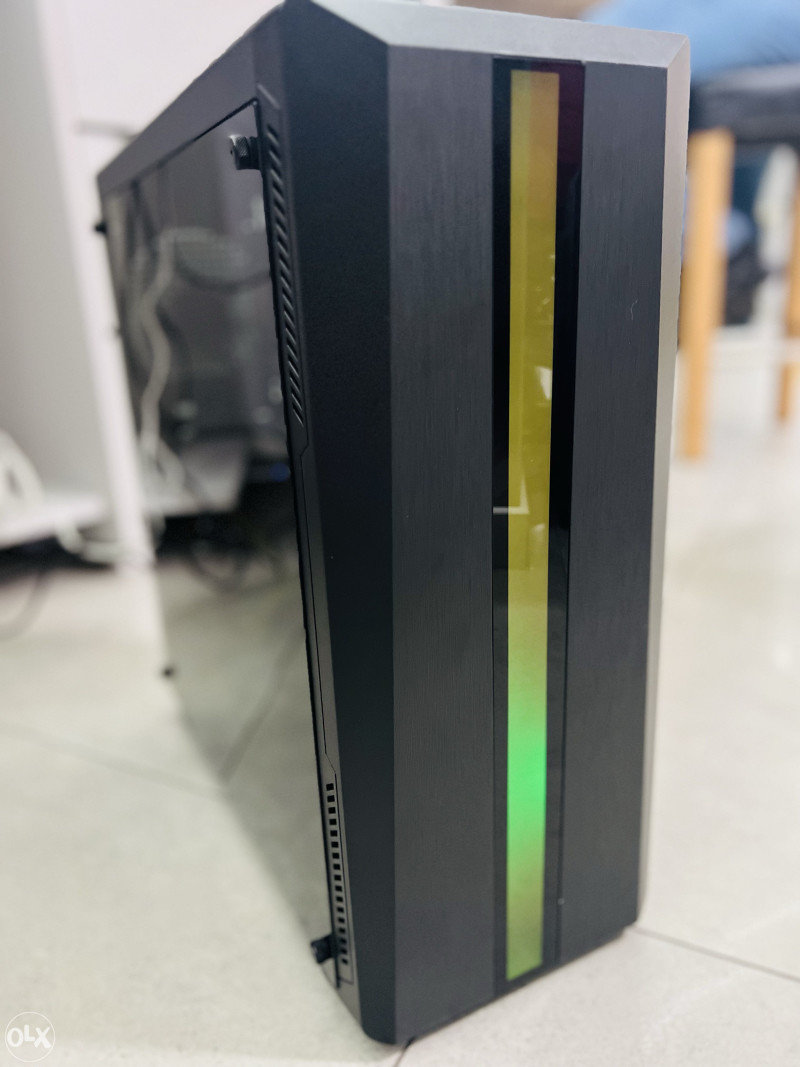 Centralna jedinica / Racunar 8Gb Graficka - Desktop Računari - OLX.ba