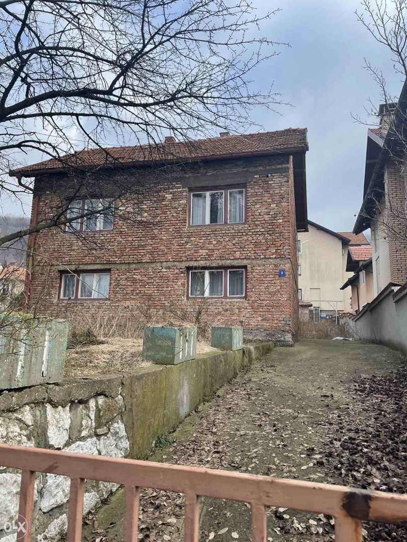 Kuca sa okucnicom- Mosnik Tuzla - Kuće - OLX.ba