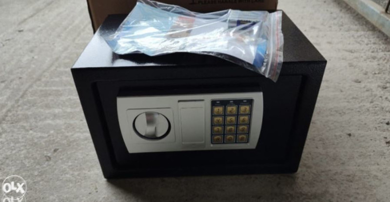 SEF ZA PISTOLJ NOVAC TREZOR KASA ELEKTRONSKI SIGURNOSNI - Sefovi - OLX.ba SEF ZA PISTOLJ NOVAC TREZOR KASA ELEKTRONSKI SIGURNOSNI - Sefovi - OLX.ba
